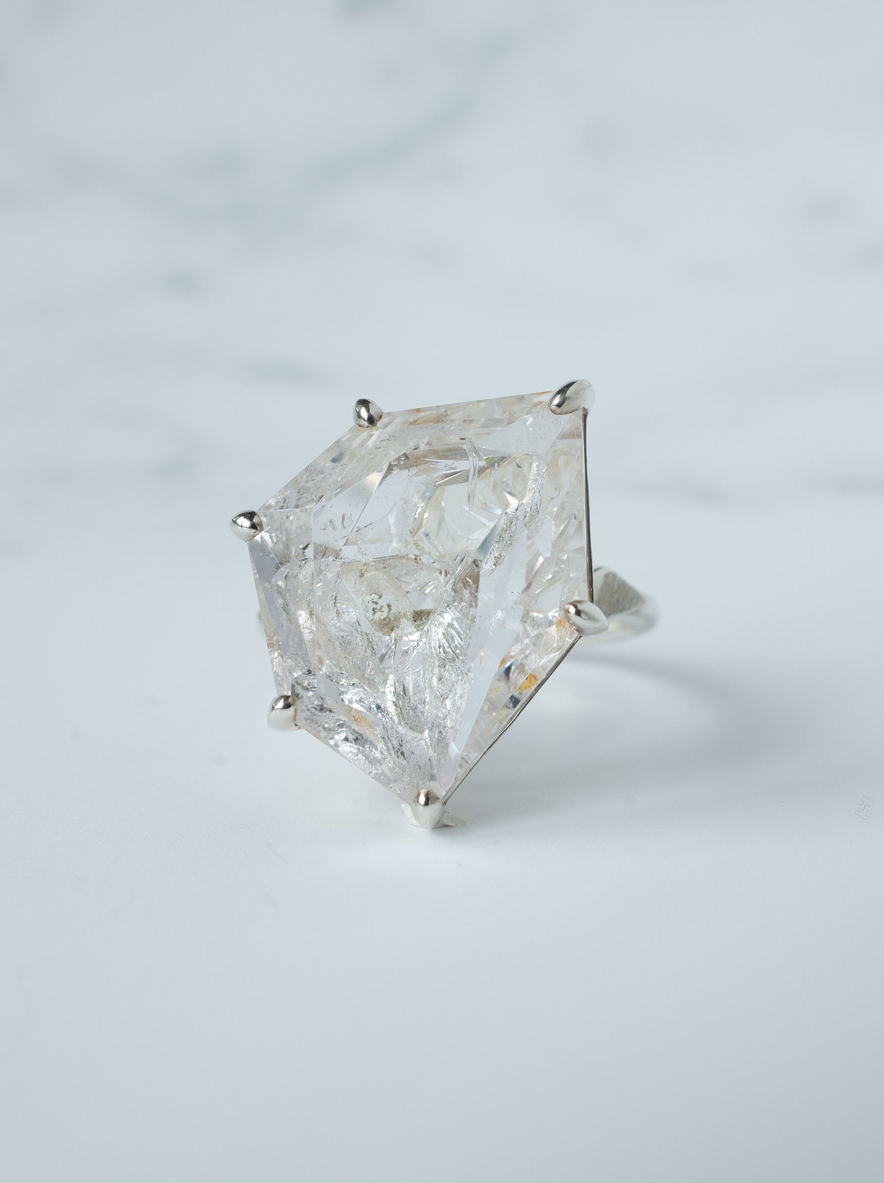 Negative Crystal in Quartz Ring / cut by CANNA – MOEMI SUGIMURA